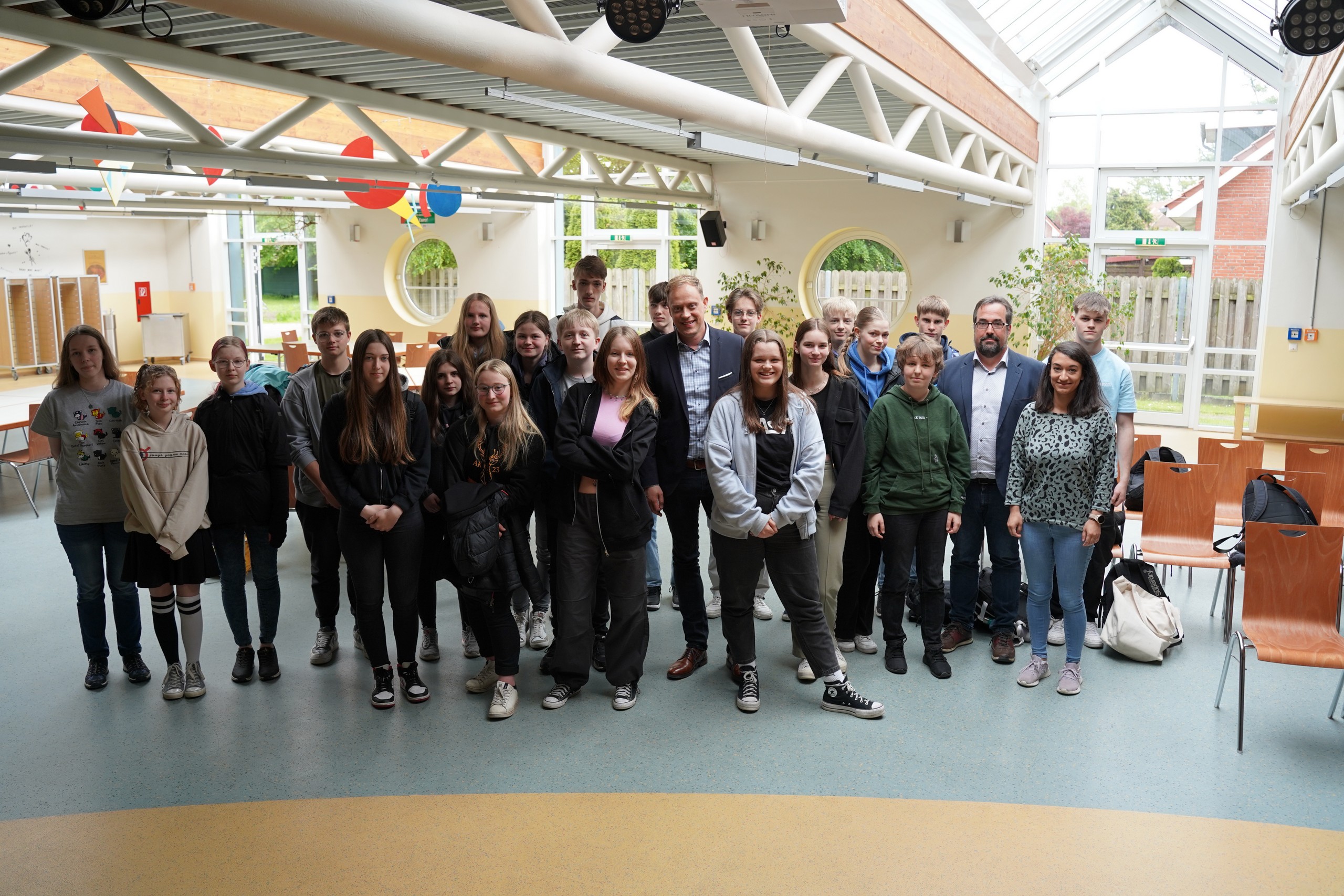 Wiard Siebels zu Gast an der KGS Großefehn - Aktuelle Themen - KGS ...